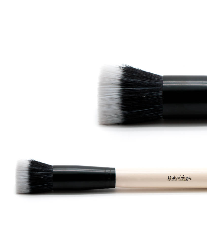 BROCHA MEDIANA DE FIBRA OPTICA PARA POLVOS COMPACTOS – DULCE VEGA ...